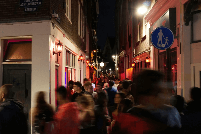 Walking tour Red Light District - ThingstodoinAmsterdam.com