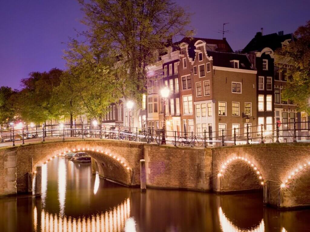 The bridges you must see in Amsterdam - ThingstodoinAmsterdam.com