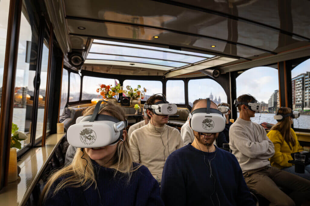 VR Voyage boat tour - ThingstodoinAmsterdam.com
